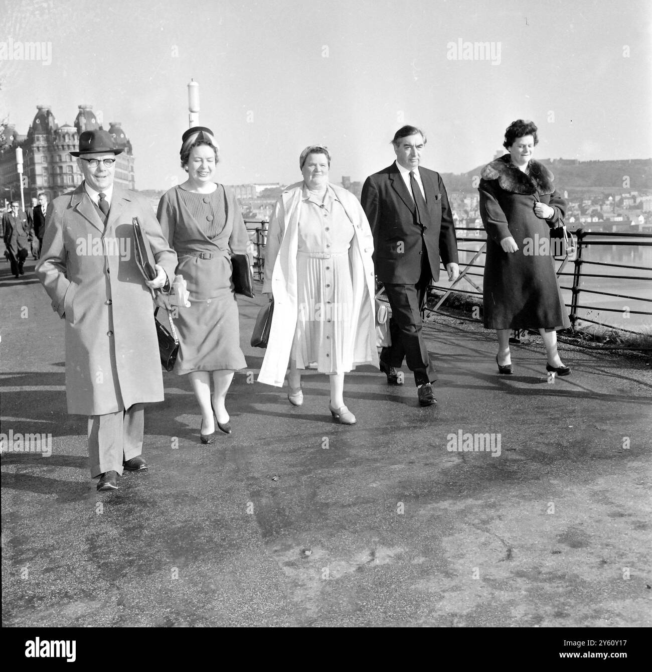 Harry earnshaw hi-res stock photography and images - Alamy