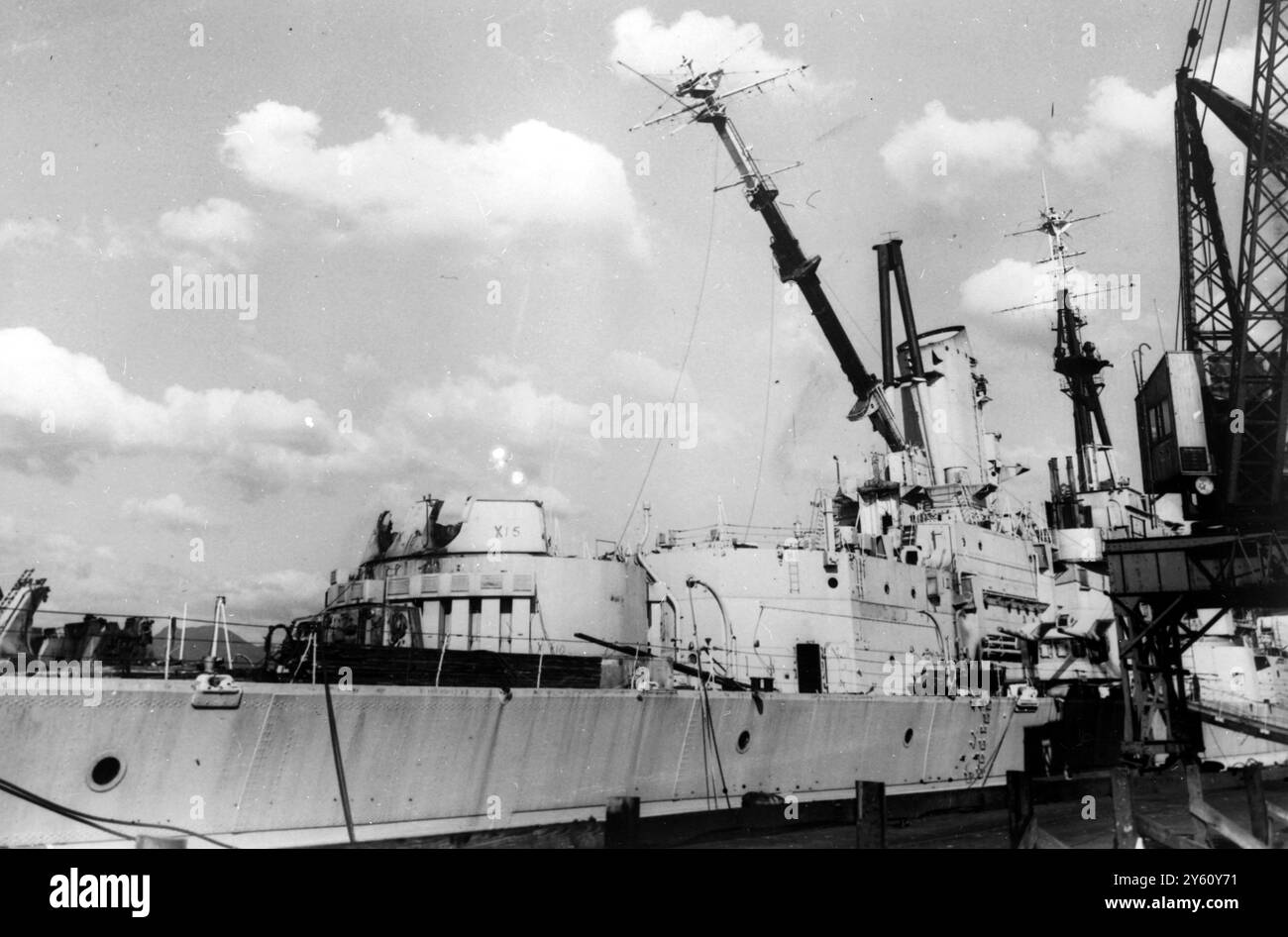 NAVY SHIPS V HMS VANGUARD BROKEN UP 30 SEPTEMBER 1960 Stock Photo - Alamy