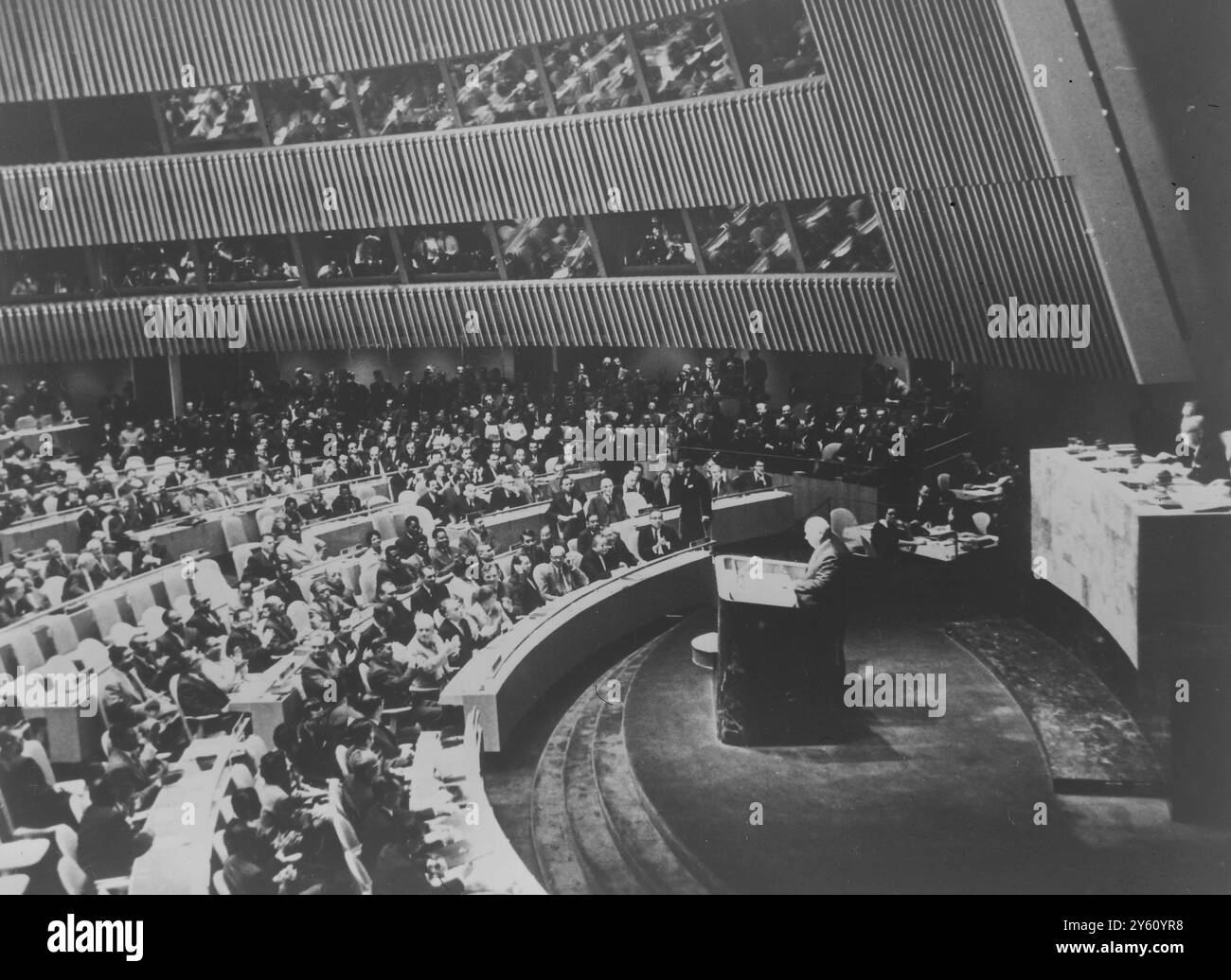 SOVIET PREMIER NIKITA KRUSHCHEV UN GEN ASSEMBLY / 25 SEPTEMBER 1960 ...