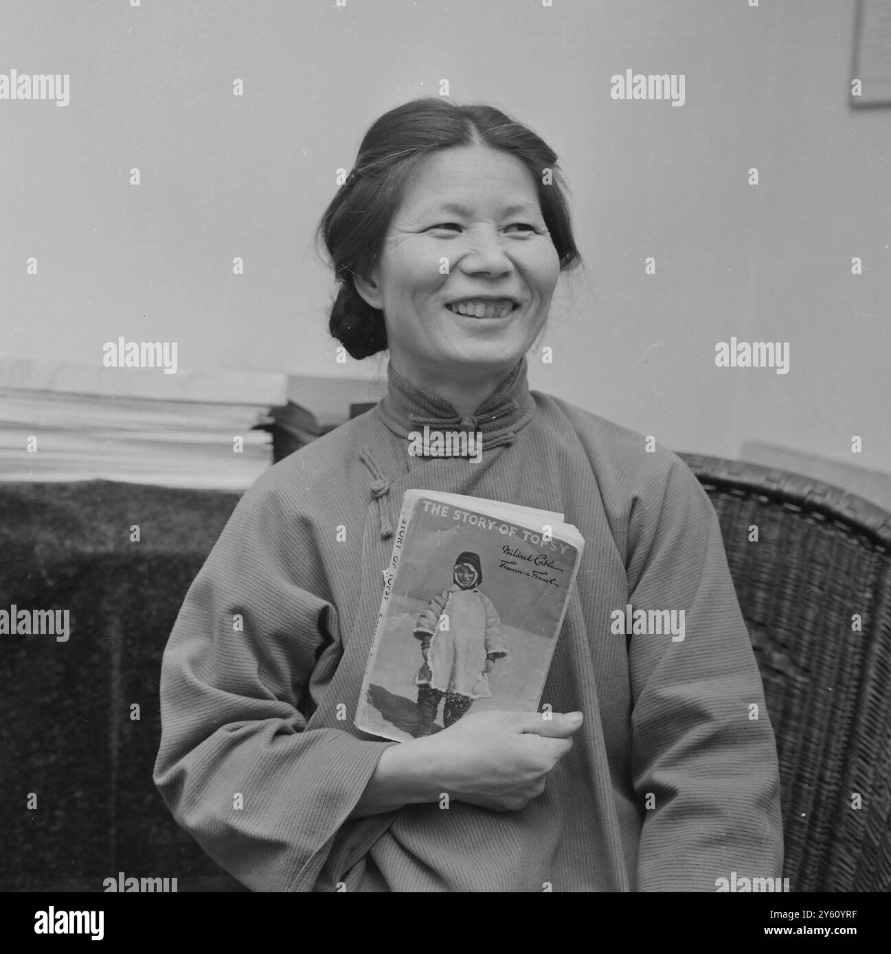 TOPSY TIBETIAN GIRL / 26 SEPTEMBER 1960 Stock Photo - Alamy