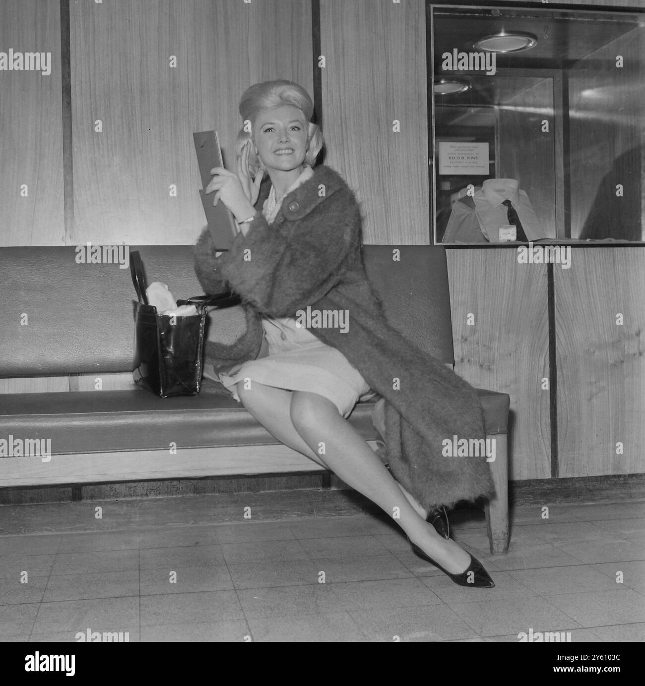 AUDREY WILSON - THE QUEEN OF THE BLONDES 23 SEPTEMBER 1960 Stock Photo ...