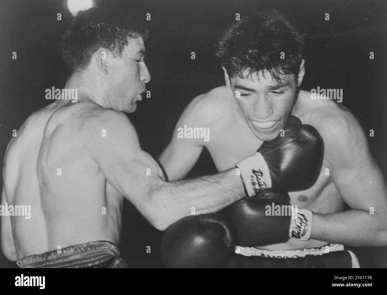 GORMAN JOHNNY BOXER v CURVIS BRIAN / 14 SEPTEMBER 1960 Stock Photo - Alamy