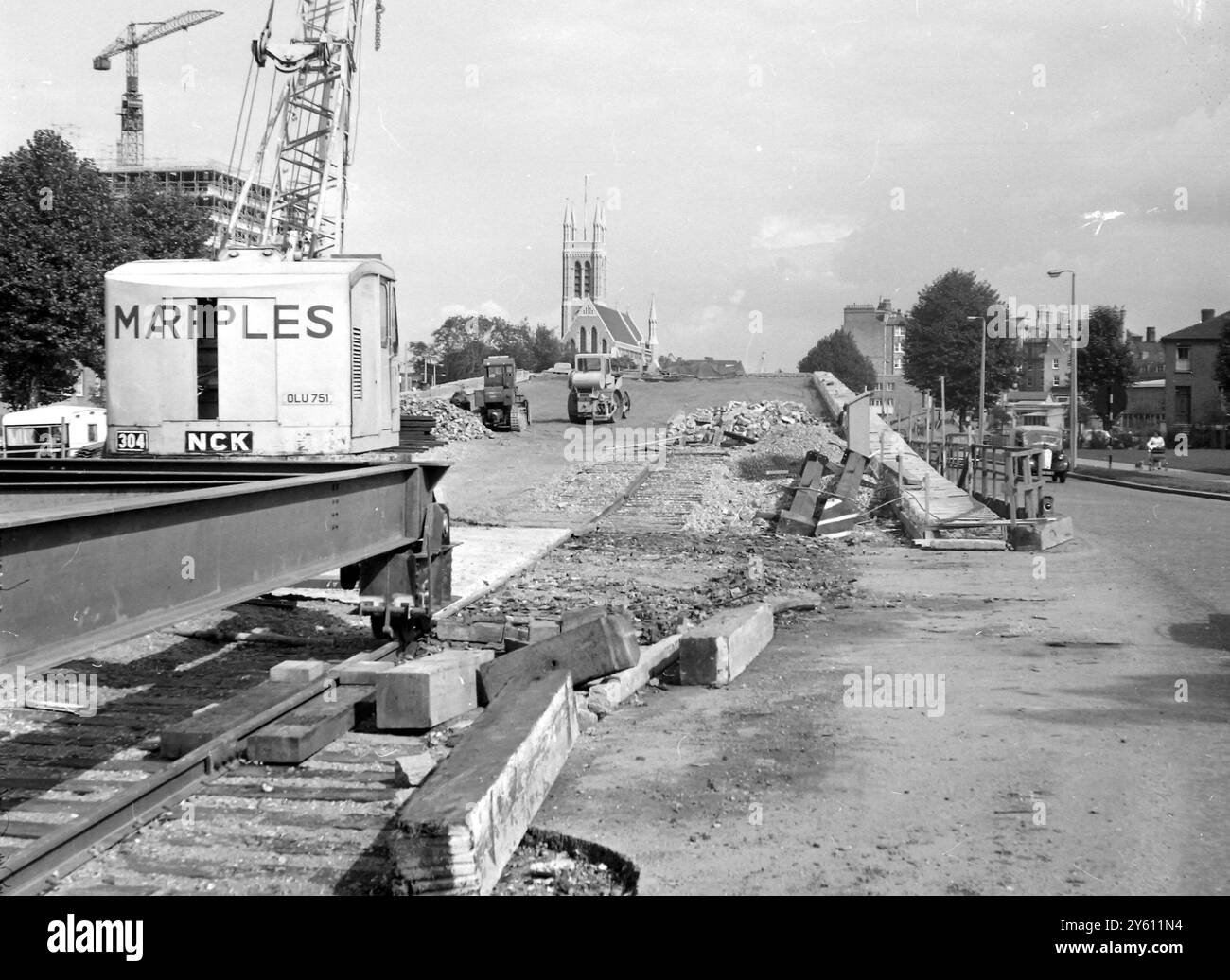 HAMMERSMITH WORK ON WEST RAMP OF ROAD FLYOVER SCHEME LONDON 6 SEPTEMBER ...