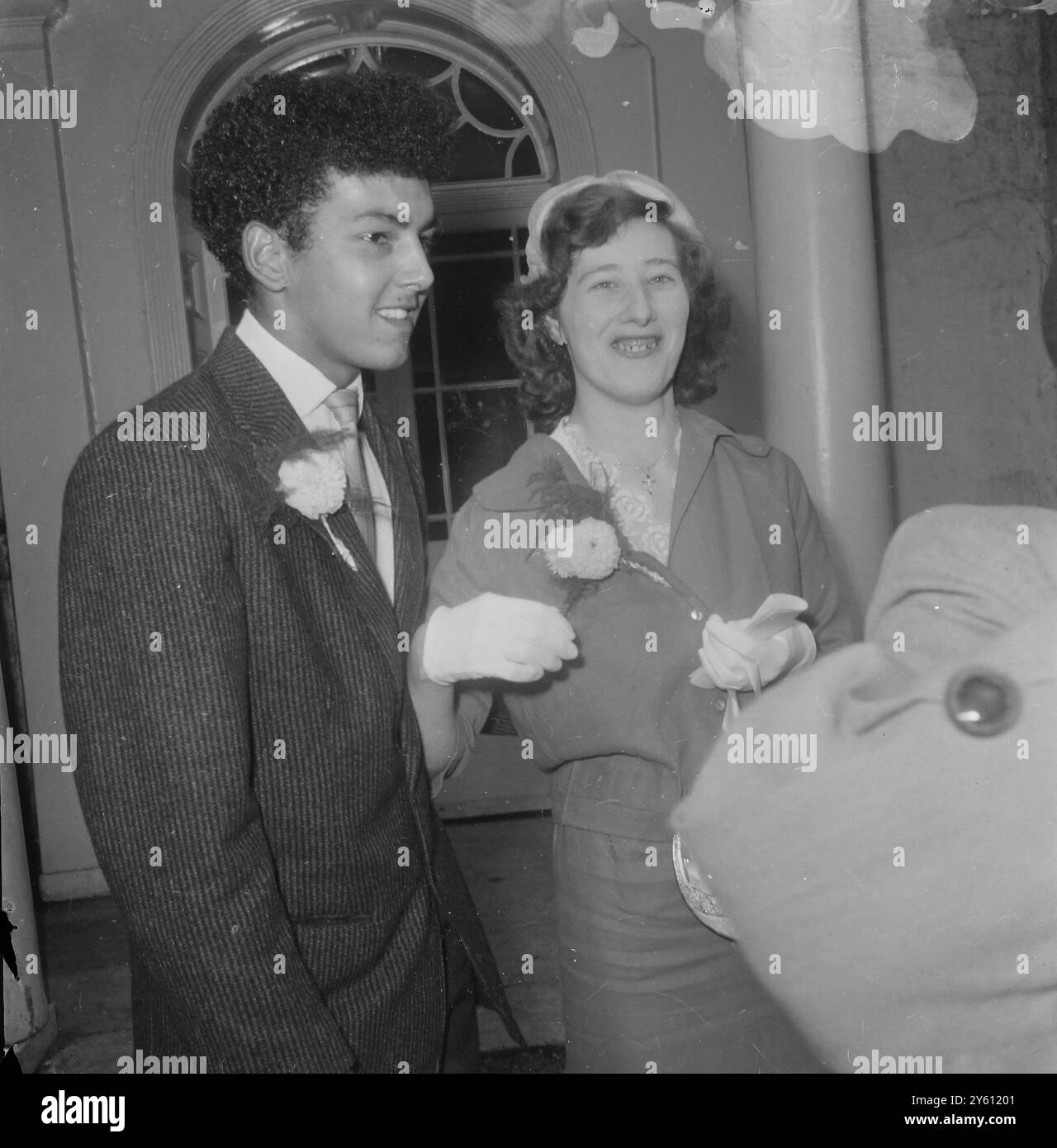 BETTY ELSON WEDS BRIAN CROWLEY / 2 SEPTEMBER 1960 Stock Photo - Alamy