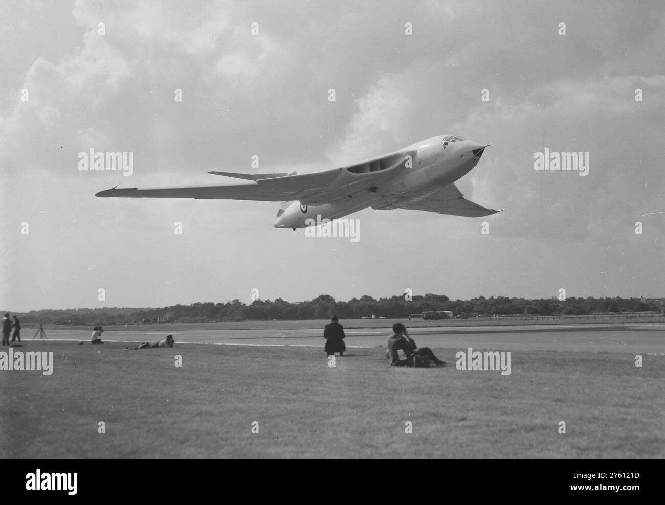 AVIATION - VICTOR JET BOMBER IN FLIGHT 5 SEPTEMBER 1960 Stock Photo - Alamy