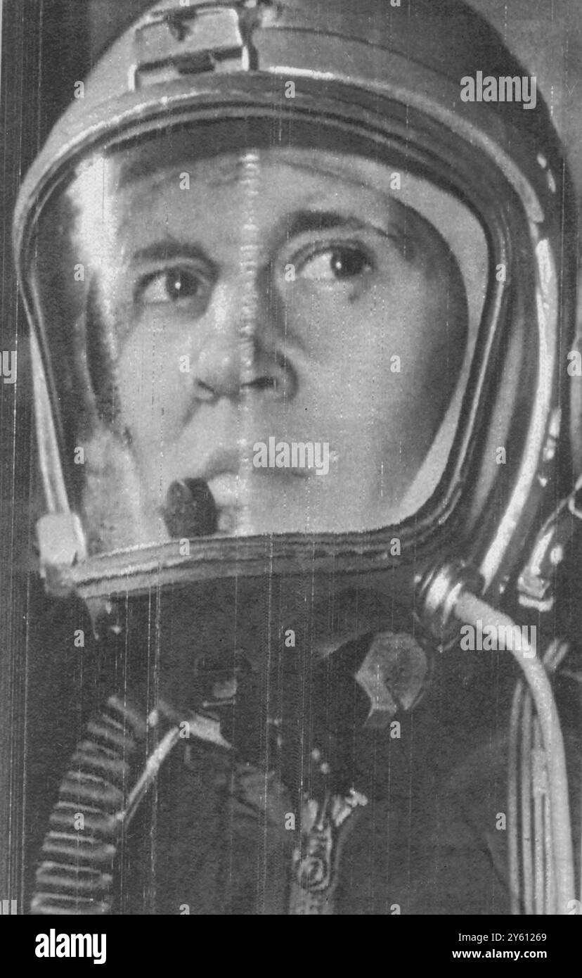 SPACE TRAVEL SPACE SUIT APPEARED SOVIET MAGAZINE 30 AUGUST 1960 Stock ...