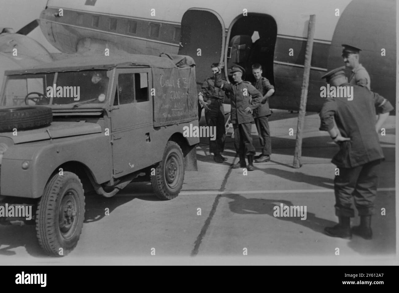 Irish troops hi-res stock photography and images - Alamy