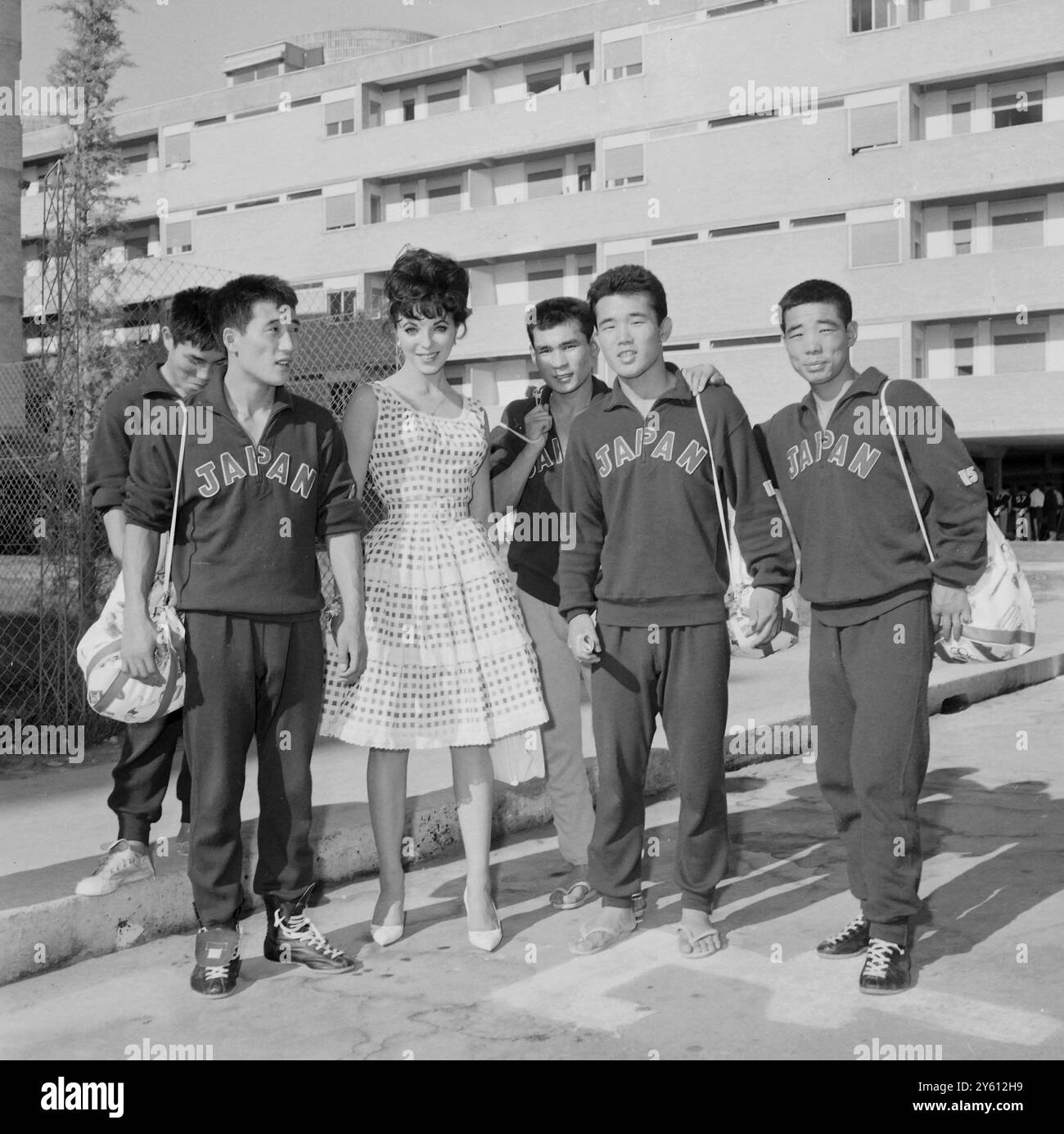 KATSUO JAPAN BOXER WITH COLLINS JOAN / 24 AUGUST 1960 Stock Photo - Alamy