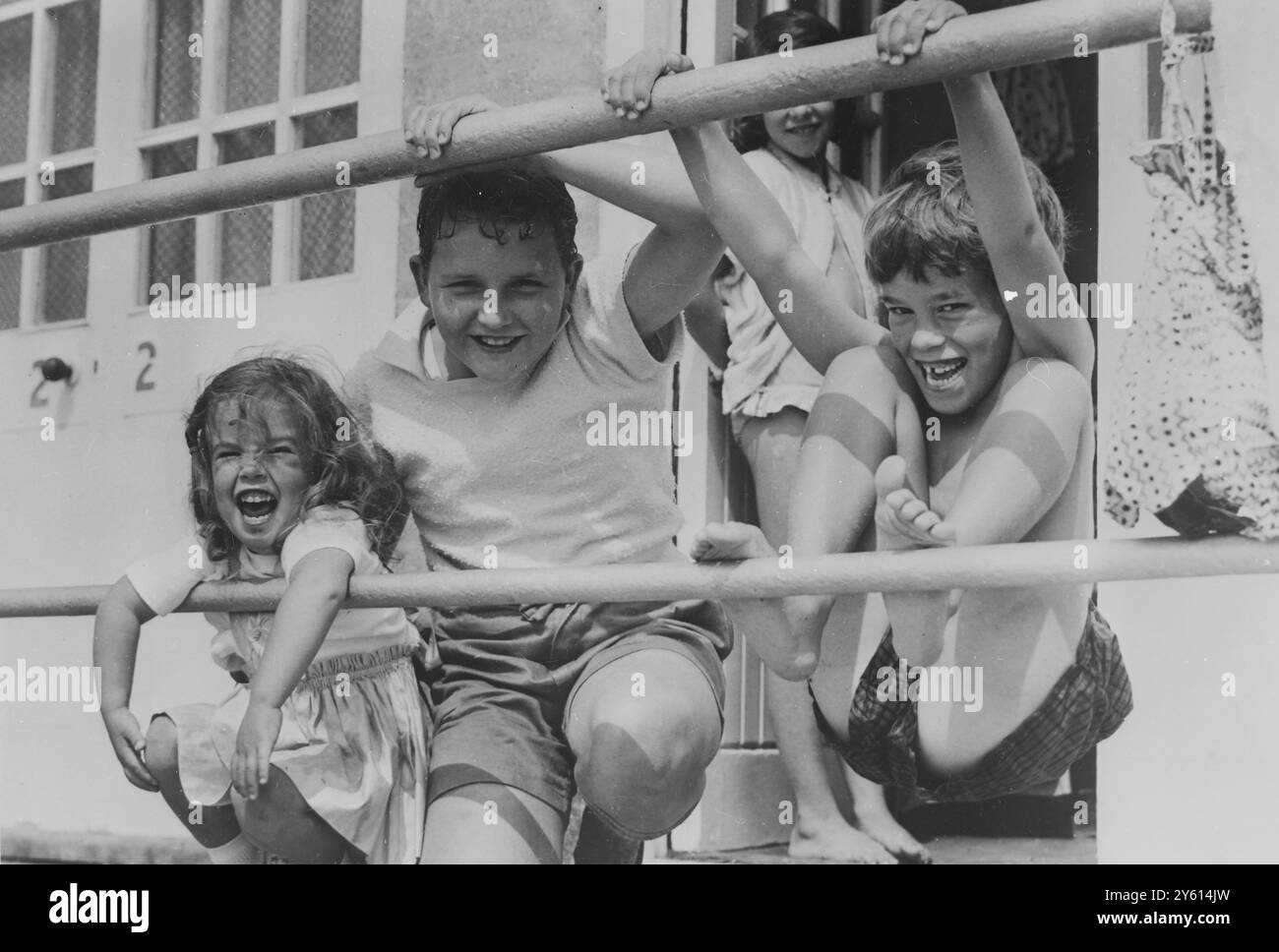 CHARLIE CHAPLIN CHILDREN JANE AND EUGENE WITH TERRY RICHMOND / 4 AUGUST ...