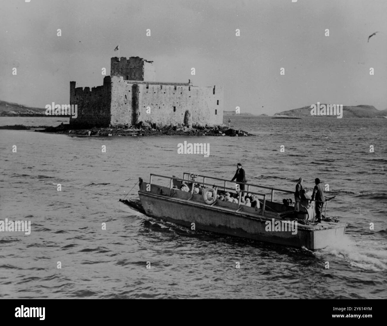 CASTLES KISIMUL CASTLE BARRA 3 AUGUST 1960 Stock Photo - Alamy