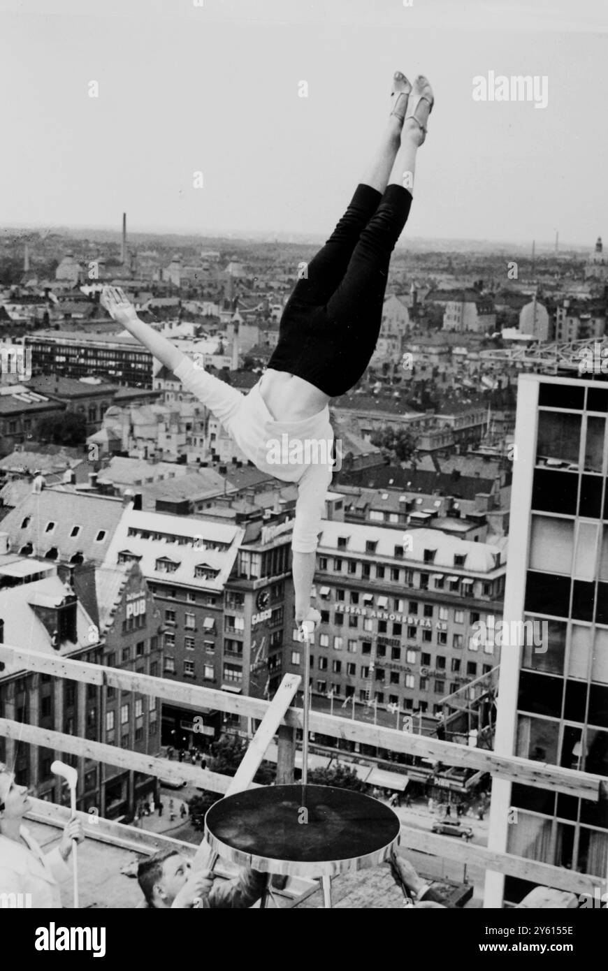 ELENOR GUNTER ACROBAT SKYSCRAPER SWEDEN DURING HER ACT / 29 JULY 1960 ...