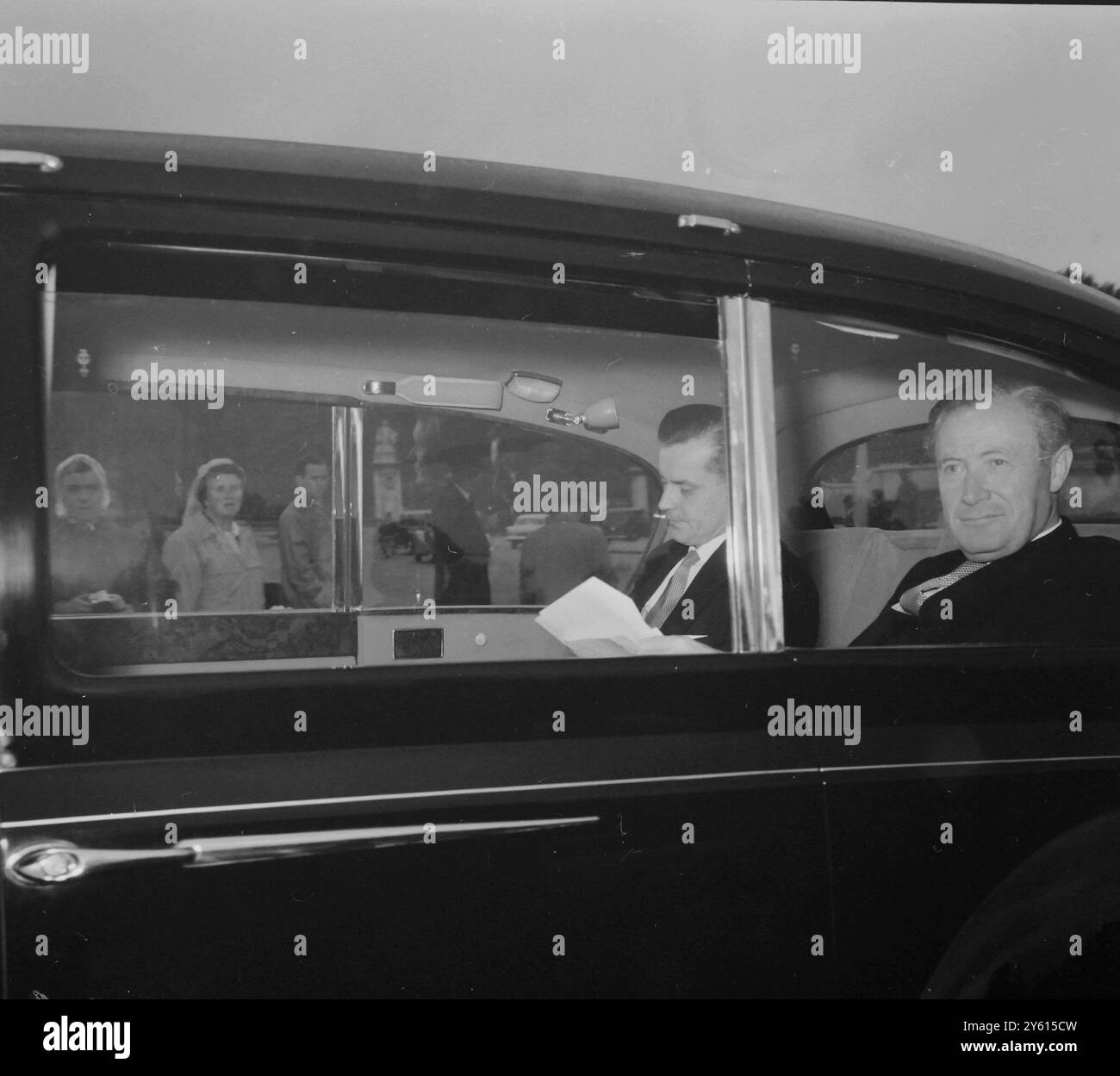 DUNCAN SANDYS - GOVERNMENT CABINET CHANGES LONDON 28 JULY 1960 Stock ...