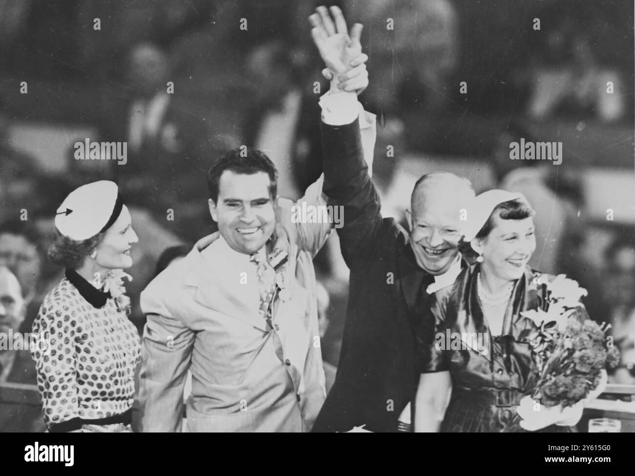 DWIGHT EISENHOWER WITH RICHARD NIXON IN 1952 28 JULY 1960 Stock Photo ...