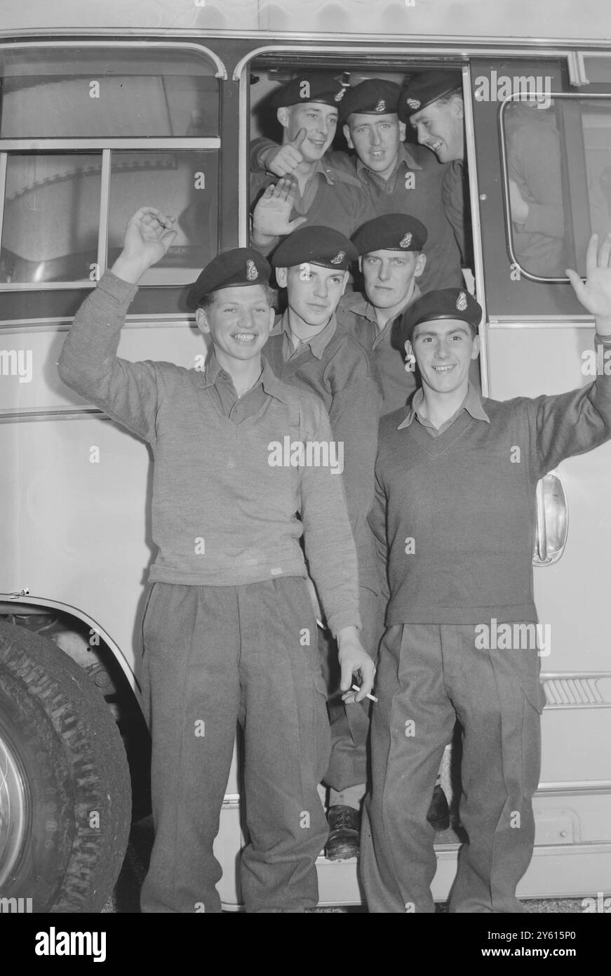 BRITISH ARMY SOLDIERS SENT TO KENYA LEAVING COLCHESTER 27 JULY 1960 ...