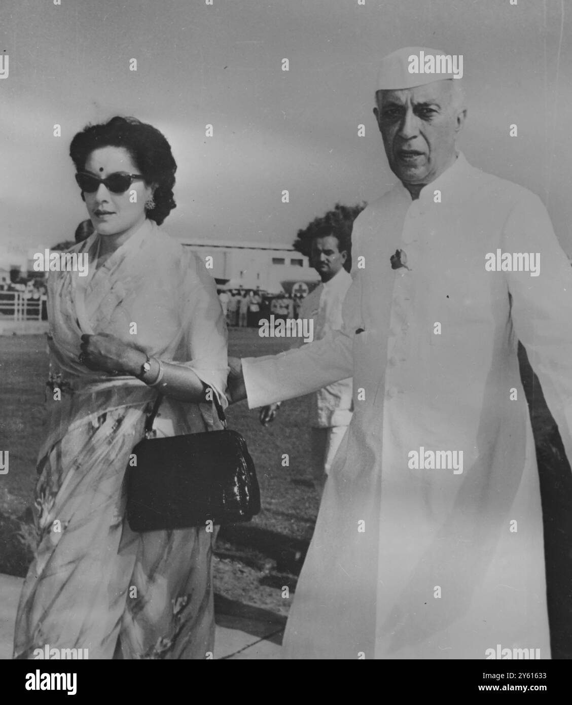 INDIA PRIME MINISTER NEHRU WITH QUEEN RATNA RAJALAKSMI IN NEW DELHI ...