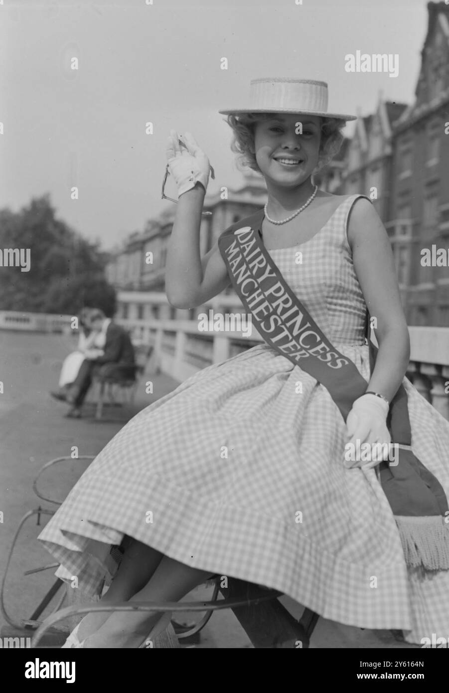 GODDARD J DAIRY QUEEN 1960 CONTESTANT / 23 JULY 1960 Stock Photo - Alamy