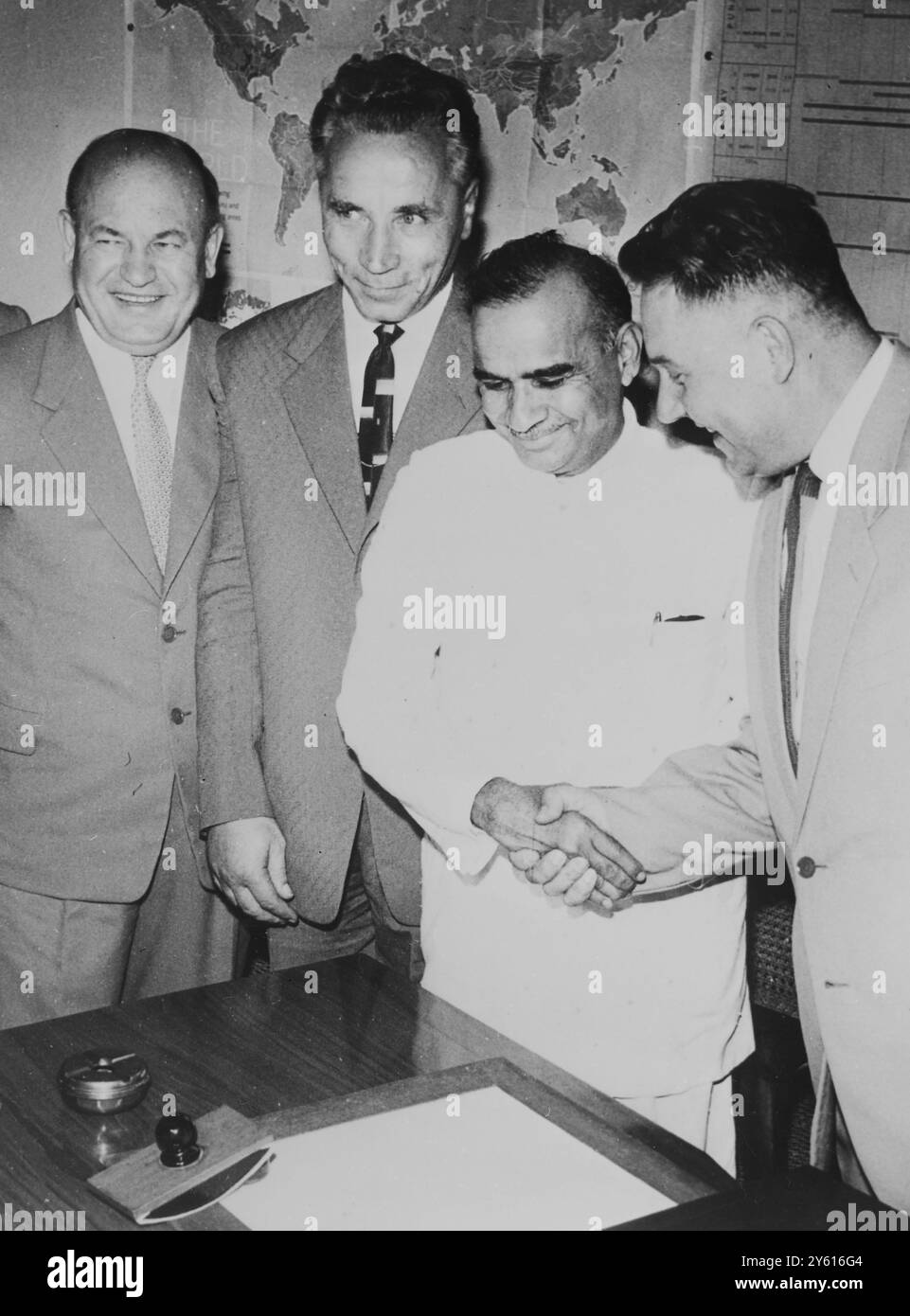 Ussr and india hi-res stock photography and images - Alamy