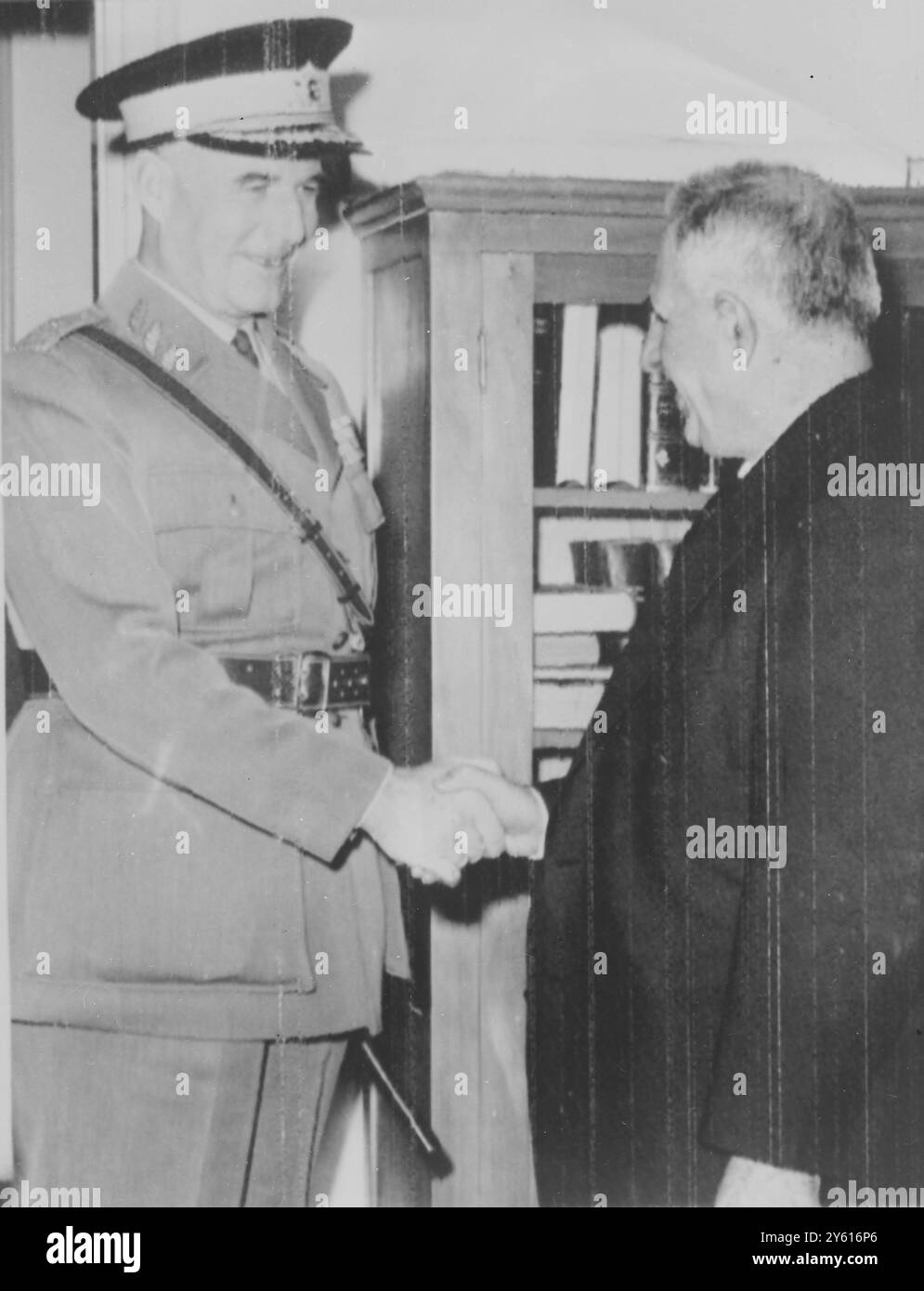 GENERAL CARL VON HORN WITH JORDANIAN FOREIGN MINISTER MOUSA NASSER IN ...