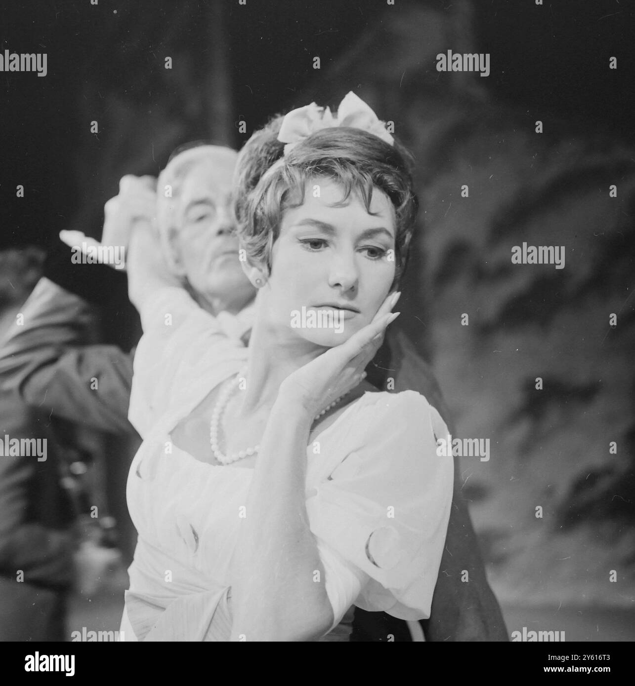 AUSTRALIAN DANCER MARILYN BURR REHEARSING BALLET / 18 JULY 1960 Stock ...