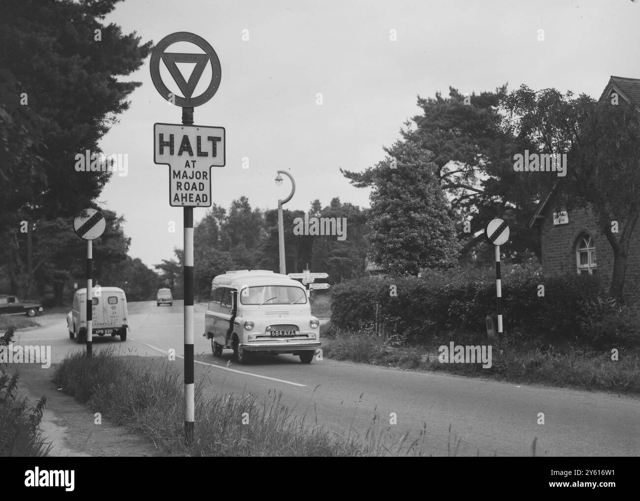 ROAD SIGNS SURREY HALT SIGN FOLLOWED BY NO SPEED SIGN 16 JULY 1960 ...