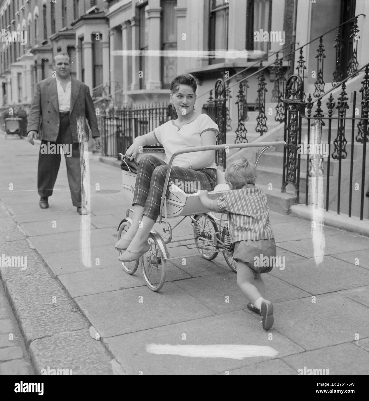 RICHARD SUGRUE - STRONGEST BABY IN THE WORLD 14 JULY 1960 Stock Photo ...