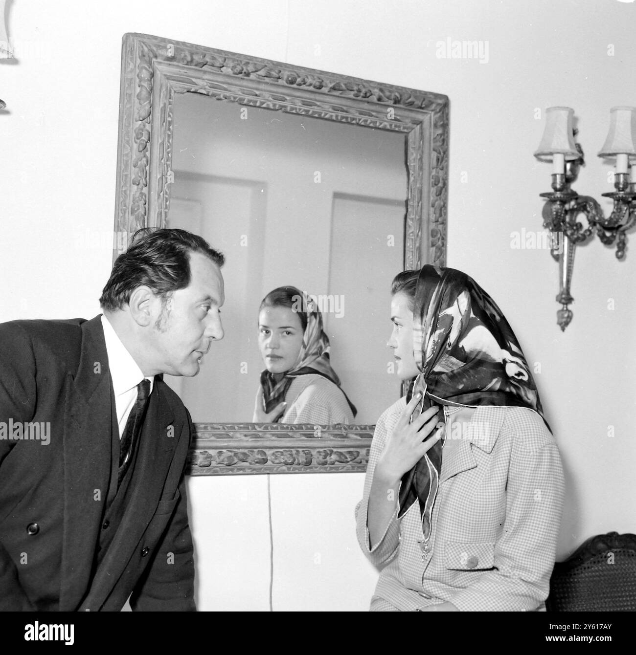 ITALIAN ARTIST PIETRO ANNIGONI IN LONDON 12 JULY 1960 Stock Photo - Alamy