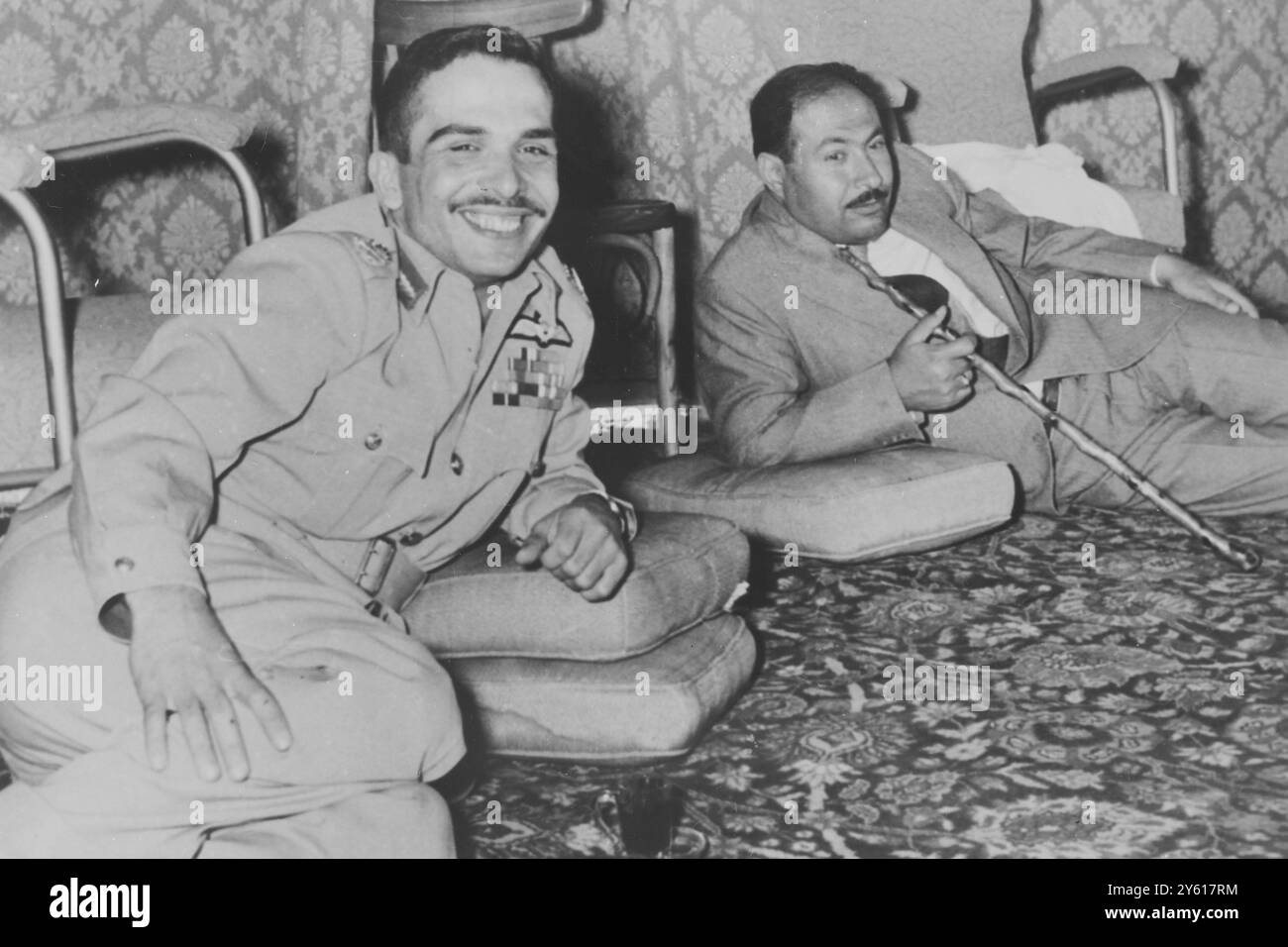 KING HUSSEIN SITS WITH SHEIKH'S - NORTH JORDAN 7 JULY 1960 Stock Photo ...