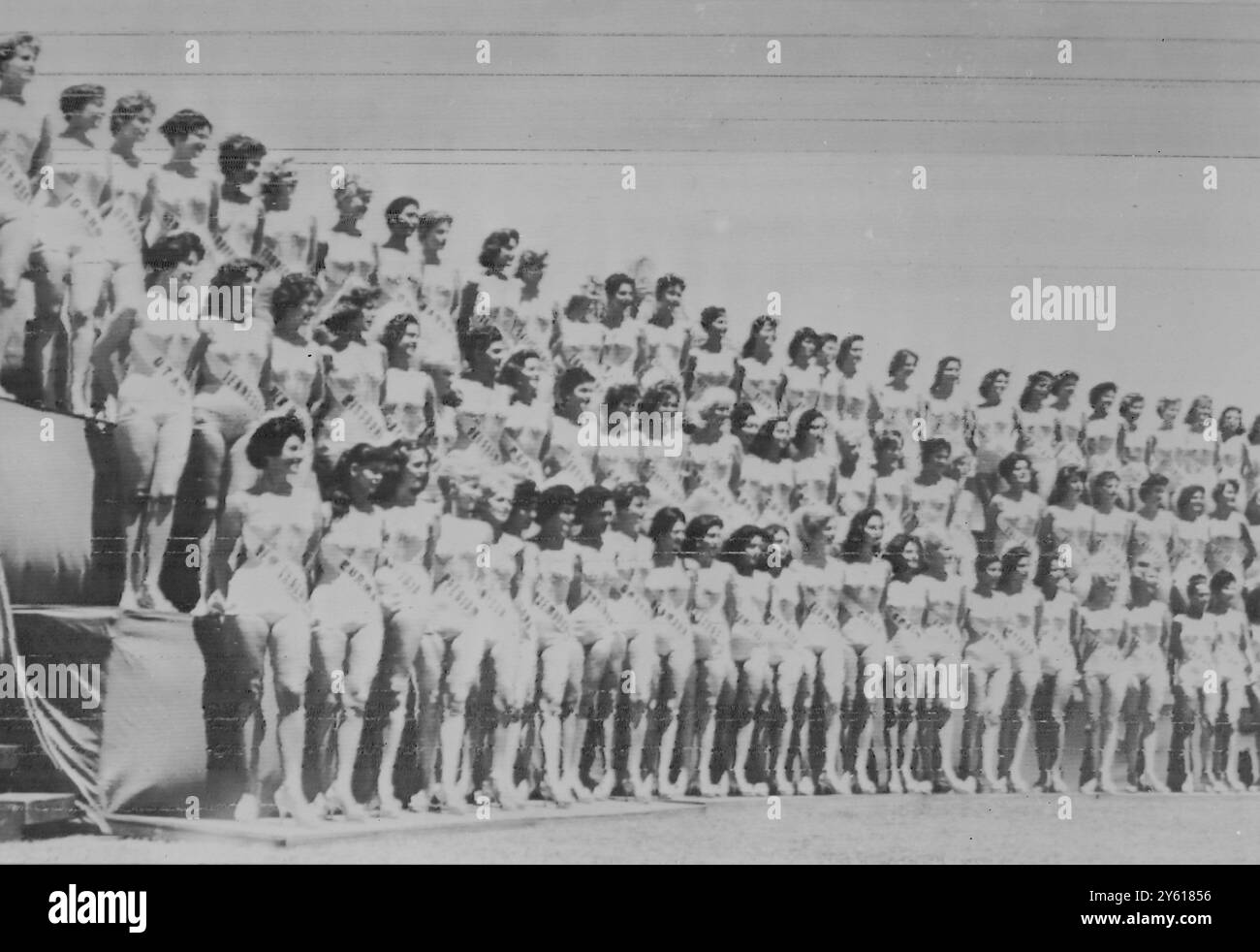 Line of 5 Black and White Stock Photos & Images - Alamy