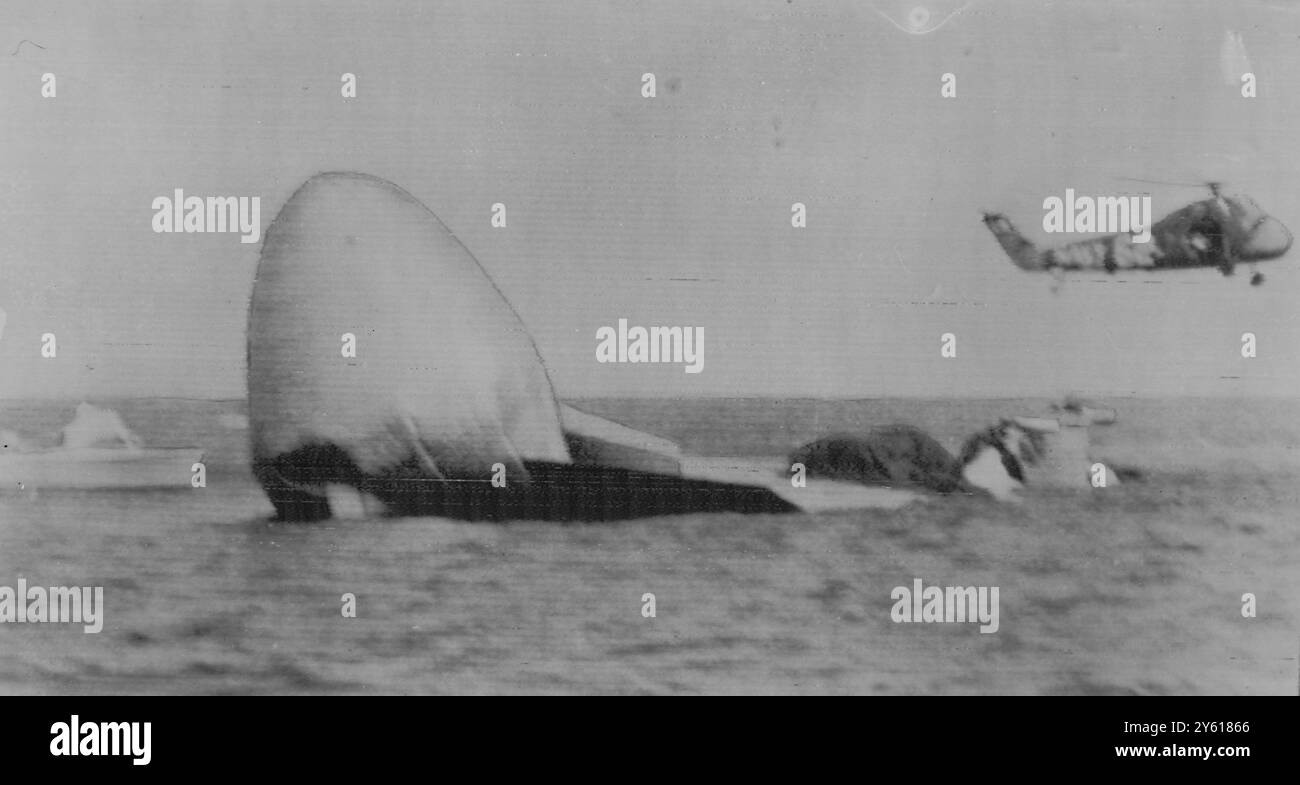 AVIATION US NAVY BLIMP CRASHES INTO SEA AT BARNGAT 7 JULY 1960 Stock Photo - Alamy