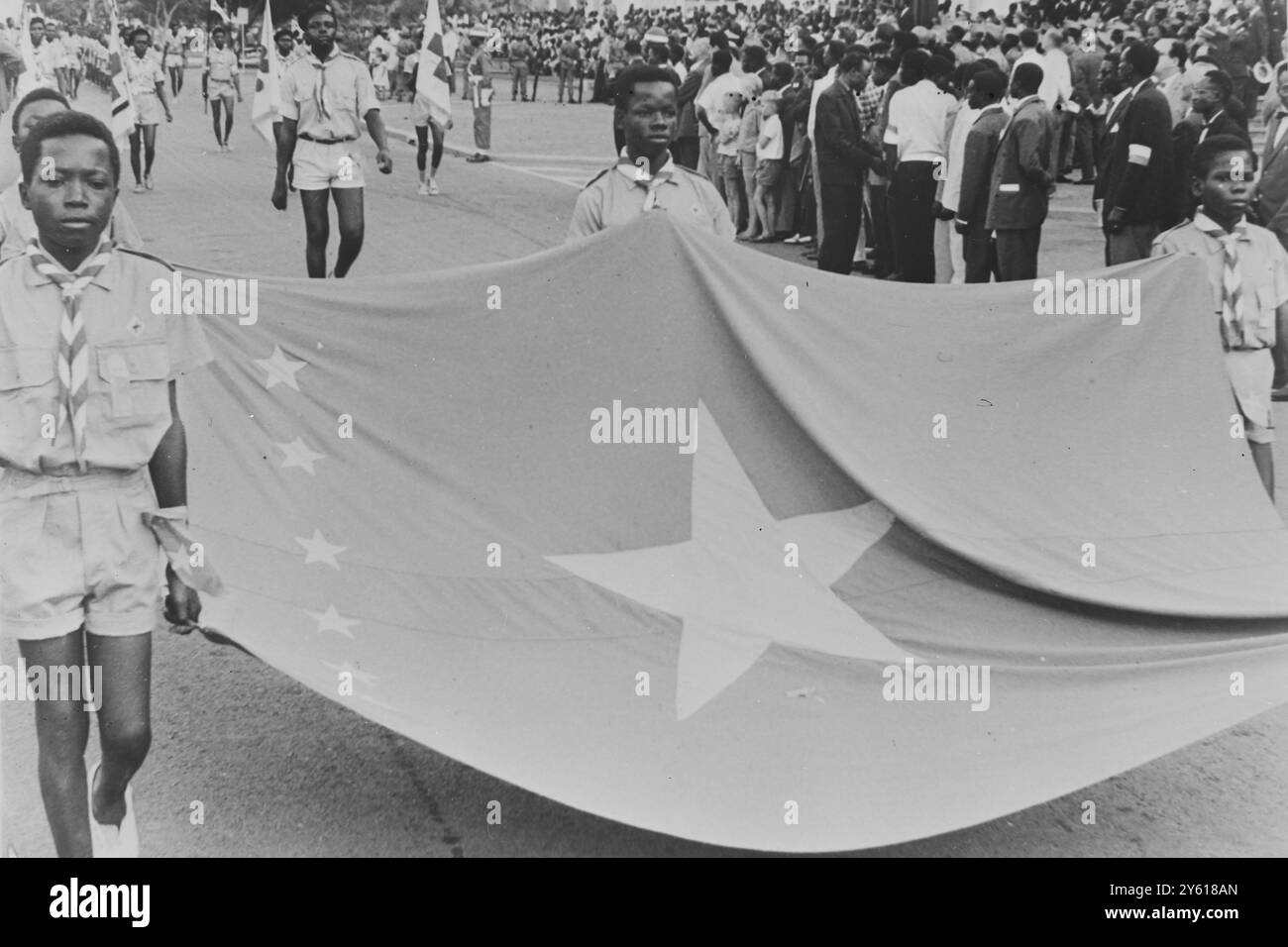 JOSEPH KASA-VUBU - FIRST PRESIDENT OF REPUBLIC OF CONGO WITH CROWN ...