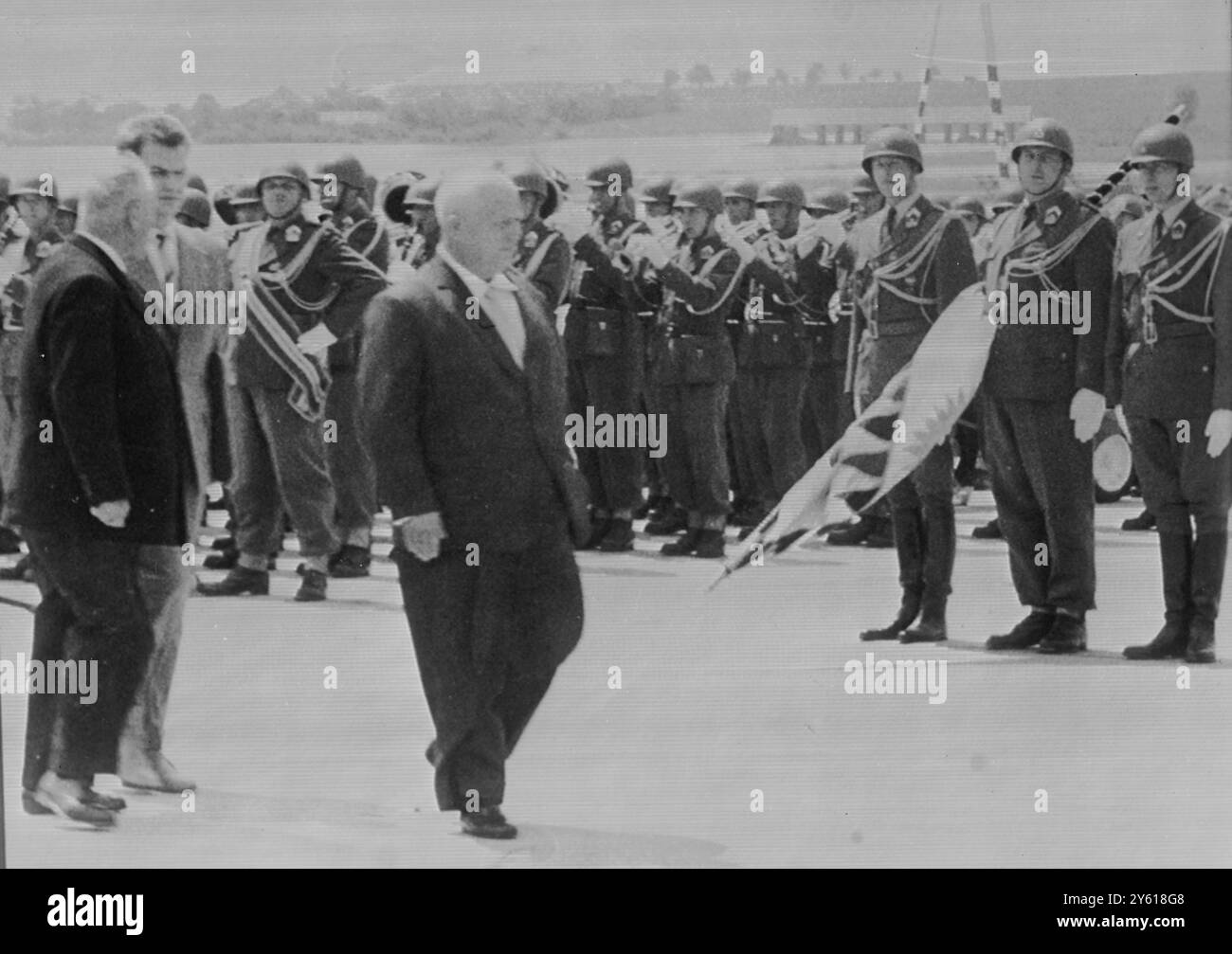 SOVIET PREMIER NIKITA KRUSHCHEV - VIENNA GUARD HONOUR / 30 JUNE 1960 ...
