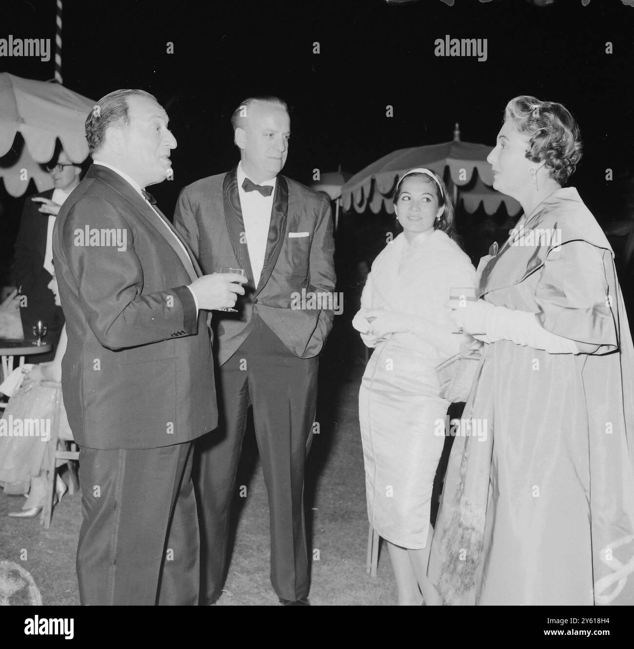 PAUL GETTY PARTY WITH NANCY KWAN AND MICHAEL FRANKOVICH / 1 JULY 1960 ...