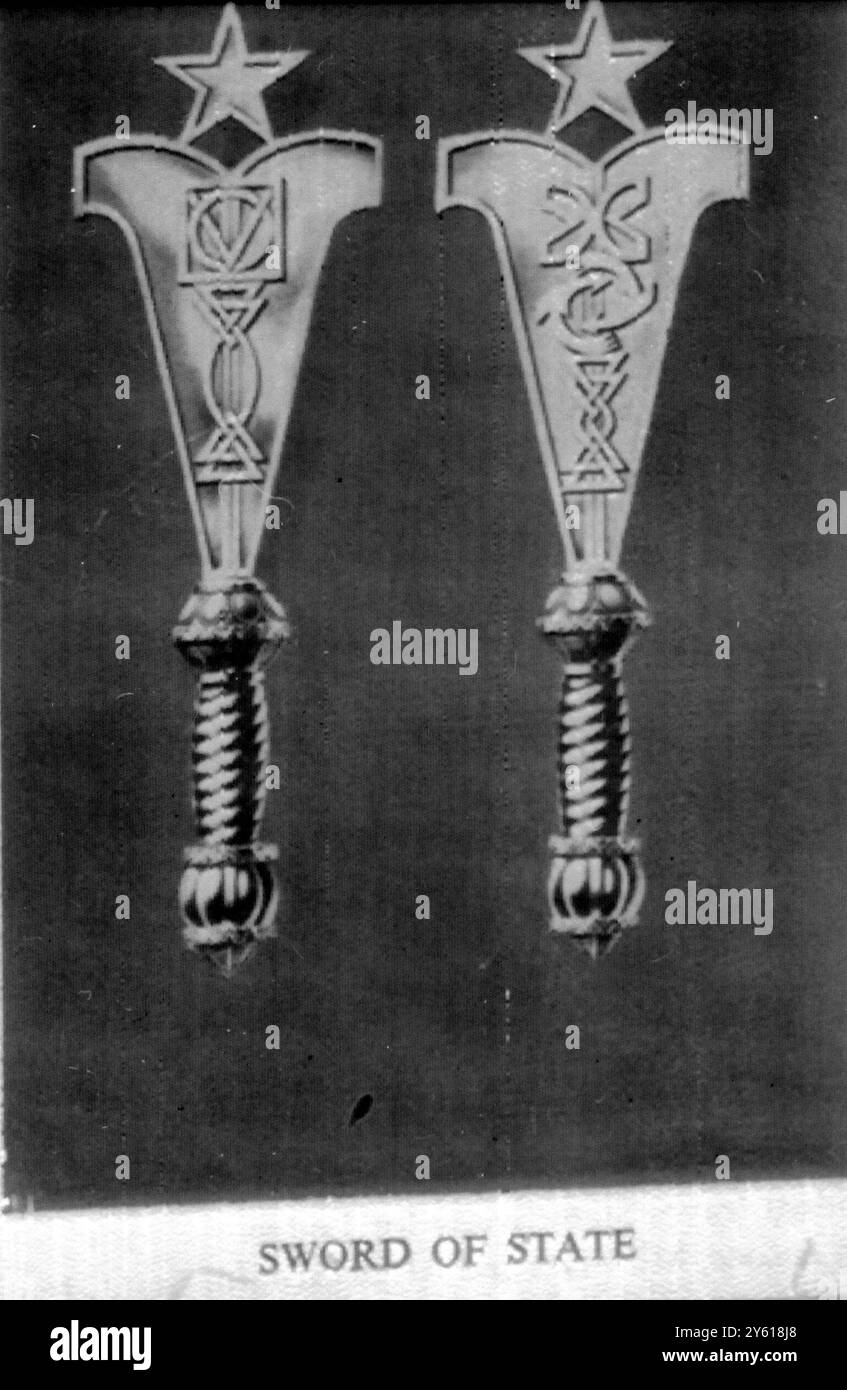 SWORDS GHANA SWORD OF THE STATE 2 JULY 1960 Stock Photo - Alamy