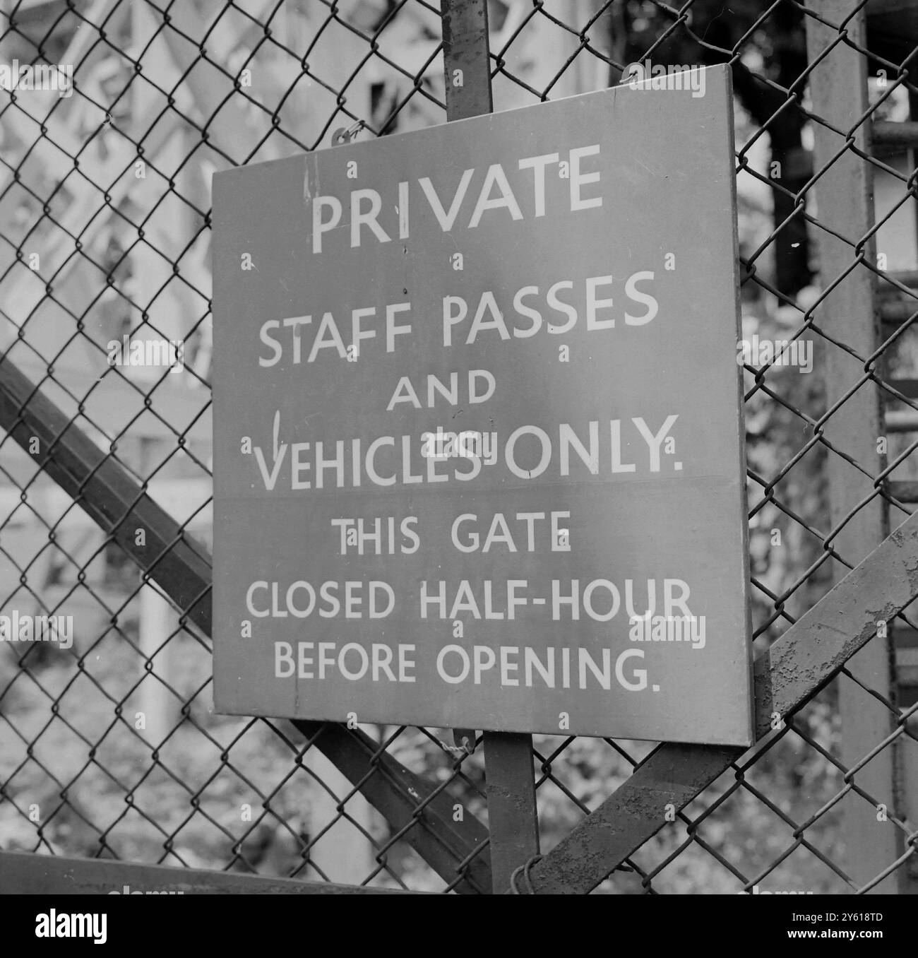 SPECIAL DAILY TELEGRAPH FESTIVAL GARDENS GATE NOTICE ENTRANCE 29 JUNE ...