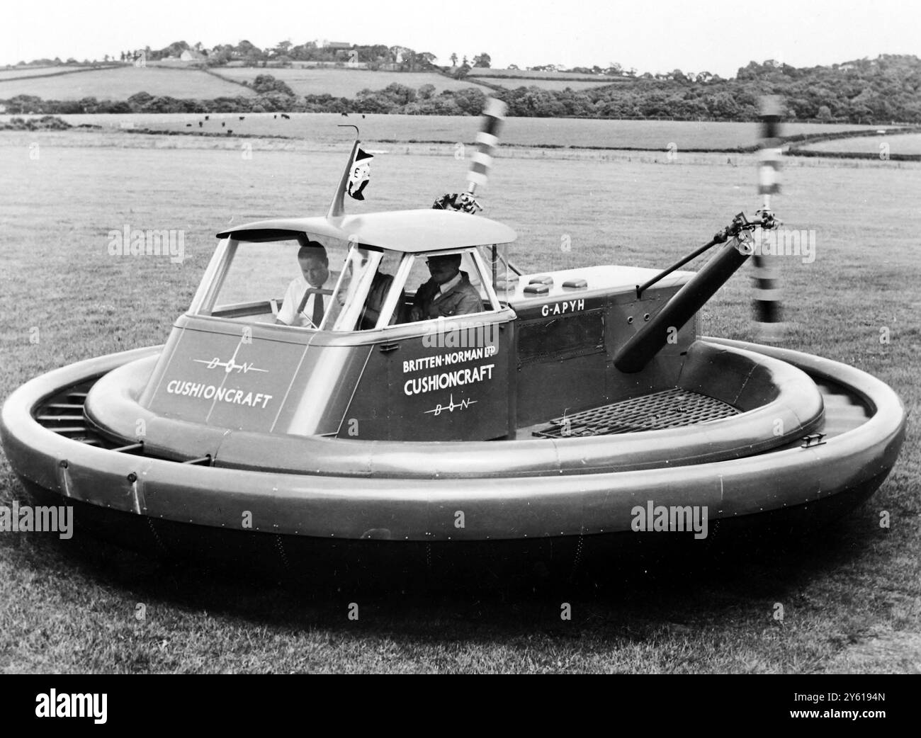 HOVERCRAFT BRITTEN-NORMAN CRAFT TRAVELS ON AIR CUSHION 23 JUNE 1960 ...