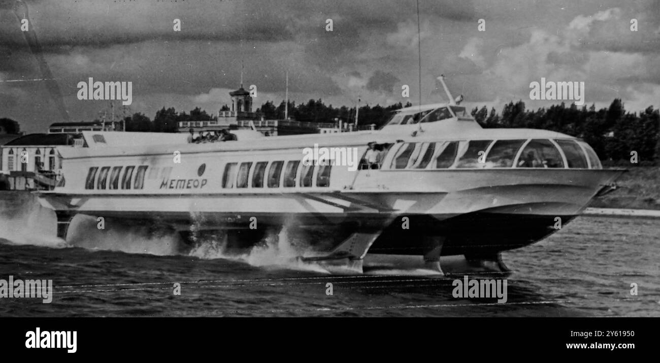 BOATS METEOR WORLDS LARGEST HYDROFOIL 24 JUNE 1960 Stock Photo - Alamy