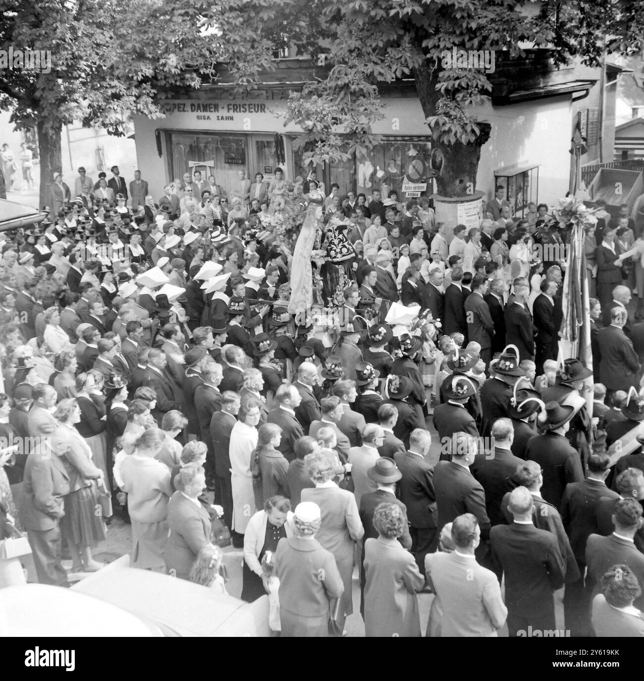 PROCESSION TO MARK CORPUS CHRISTI DAY IN AUSTRIA 20 JUNE 1960 Stock ...