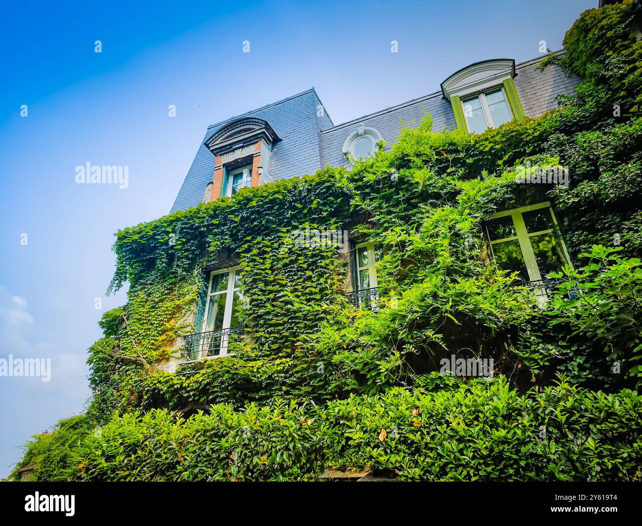 Montmartre, Paris. View of old street with cozy cityscape of Paris in ...