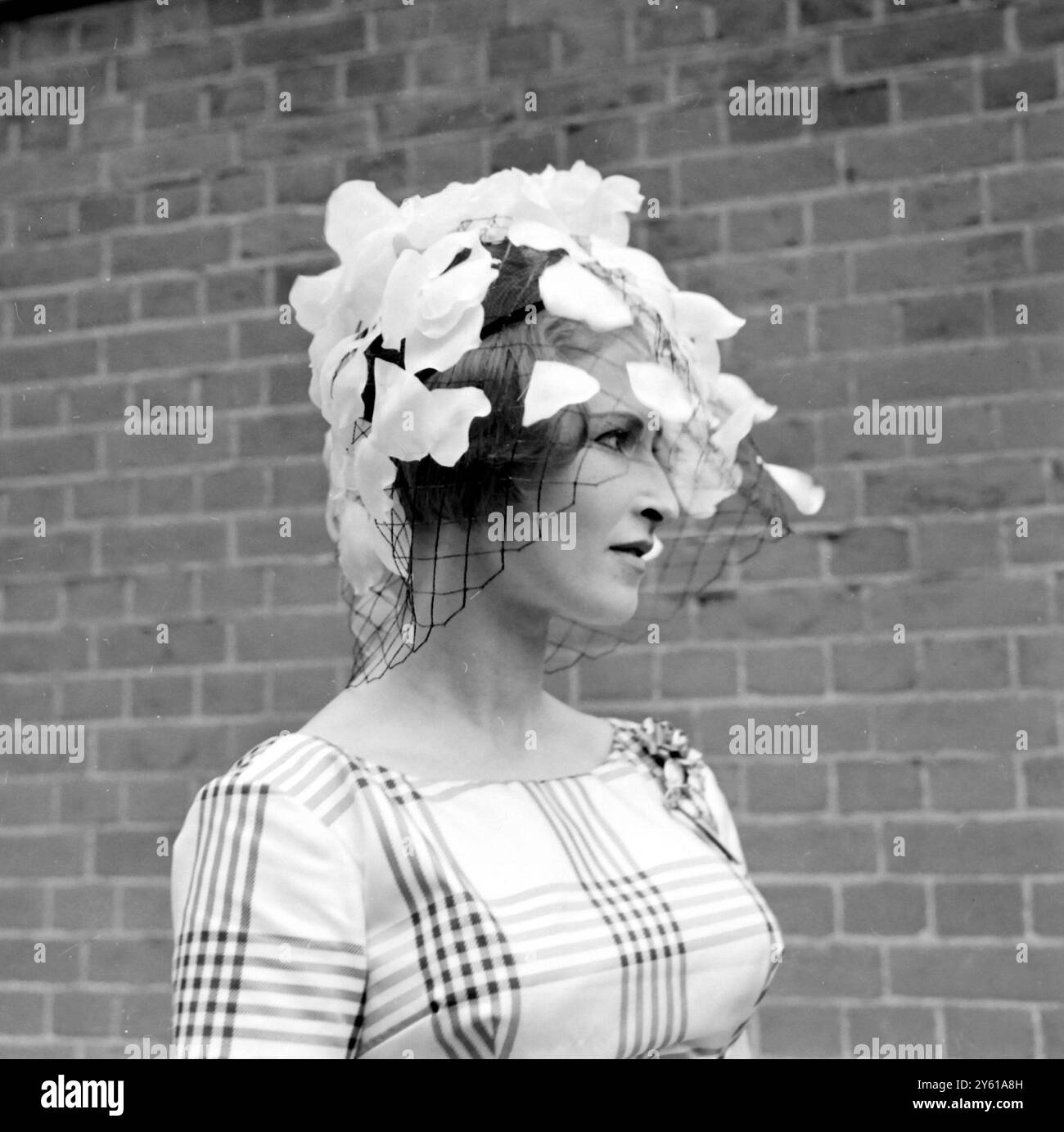 SPECIAL HAT FOR ASCOT 14 JUNE 1960 Stock Photo - Alamy