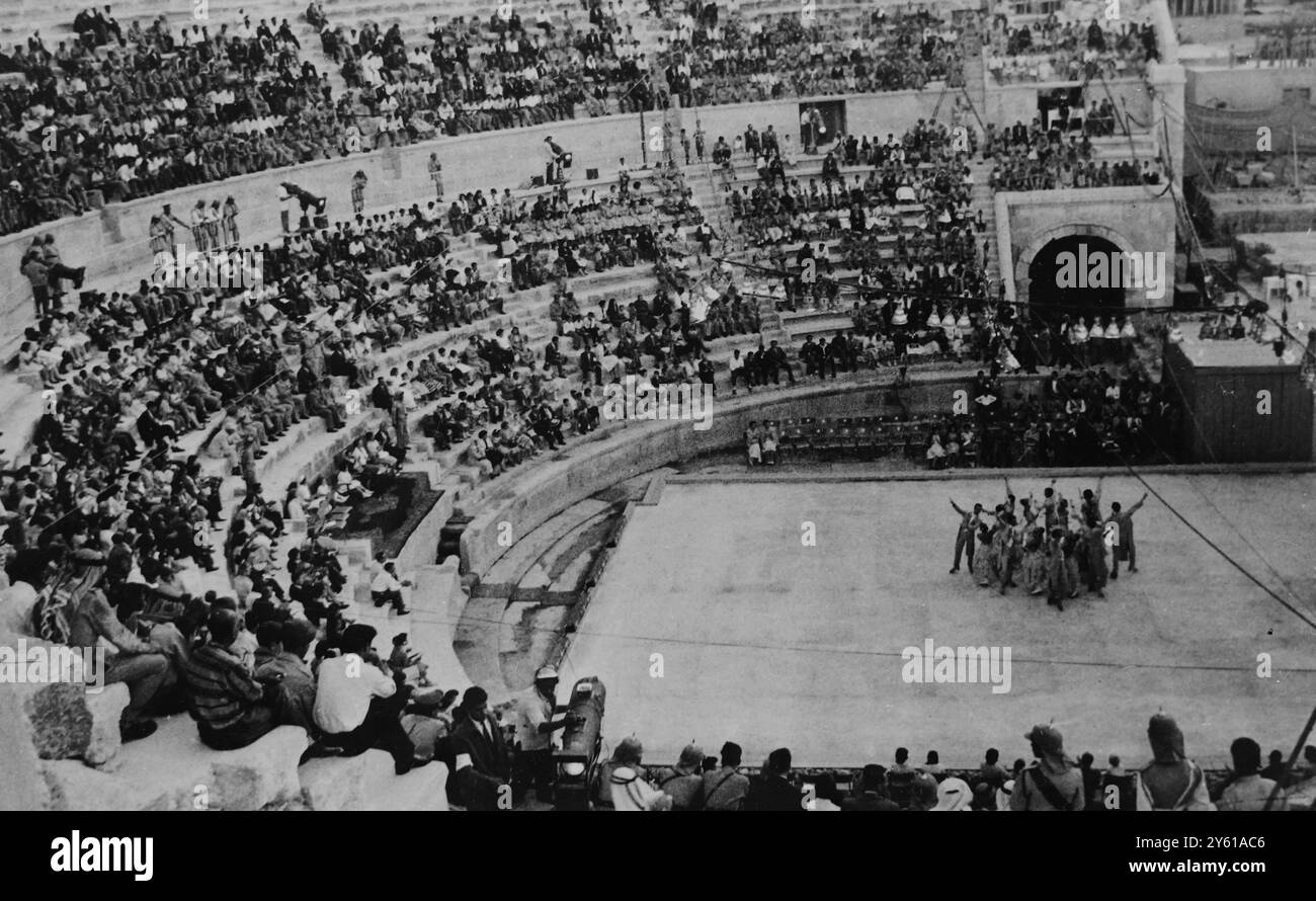 ICESHOW HOLIDAY ON ICE ROMAN AMPHITHEATRE 13 JUNE 1960 Stock Photo - Alamy