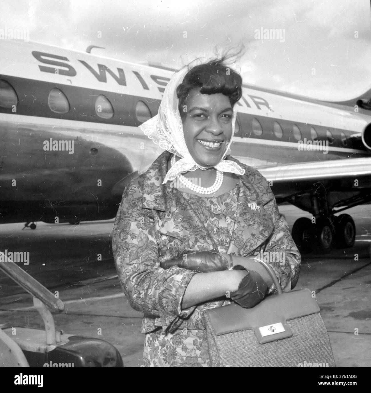 WINIFRED ATWELL LEAVING LEAVING LONDON AIRPORT / 13 JUNE 1960 Stock ...