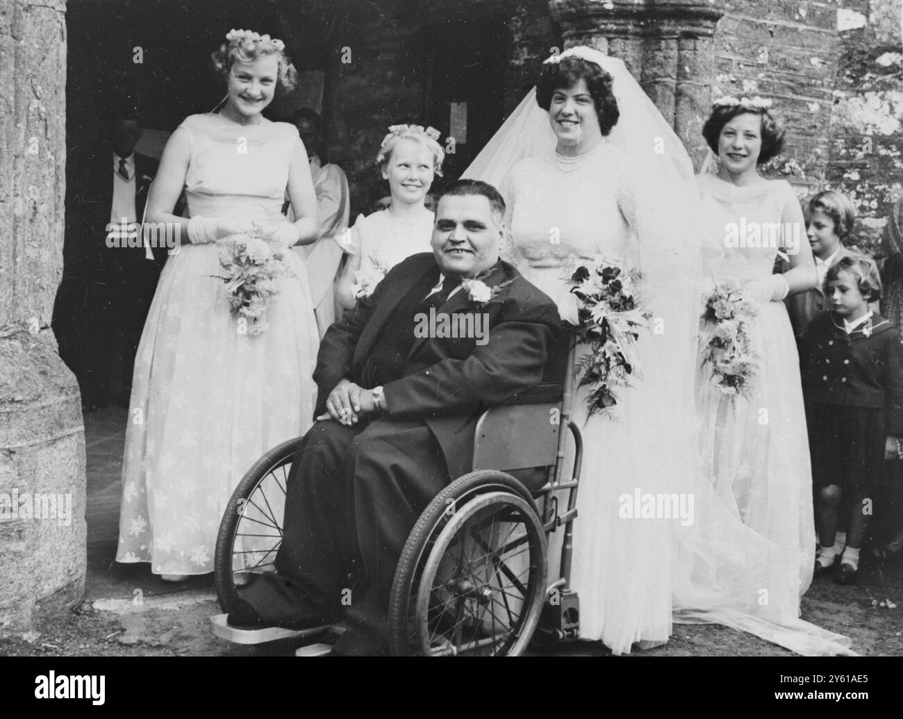 FORD JOAN HUSBAND POLIO VICTIM MARLES / 13 JUNE 1960 Stock Photo - Alamy