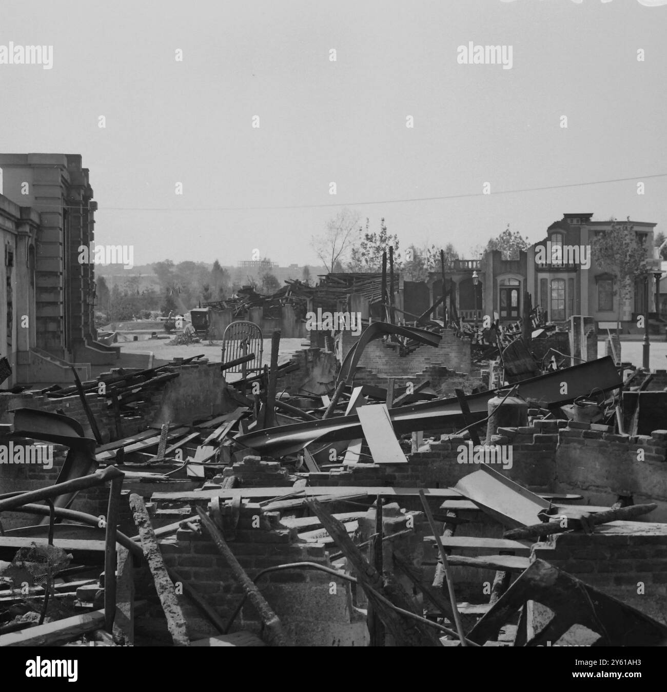 CHICAGO BURNS DOWN EVERY 20 MINUTES AT AMUSEMENT PARK IN BRONX 10 JUNE ...