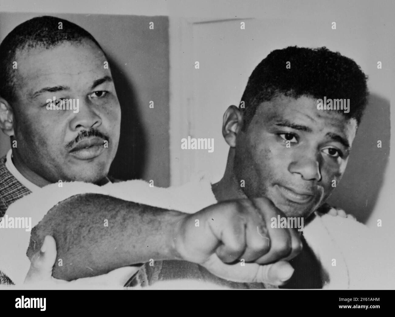 Floyd patterson 1960 hi-res stock photography and images - Alamy