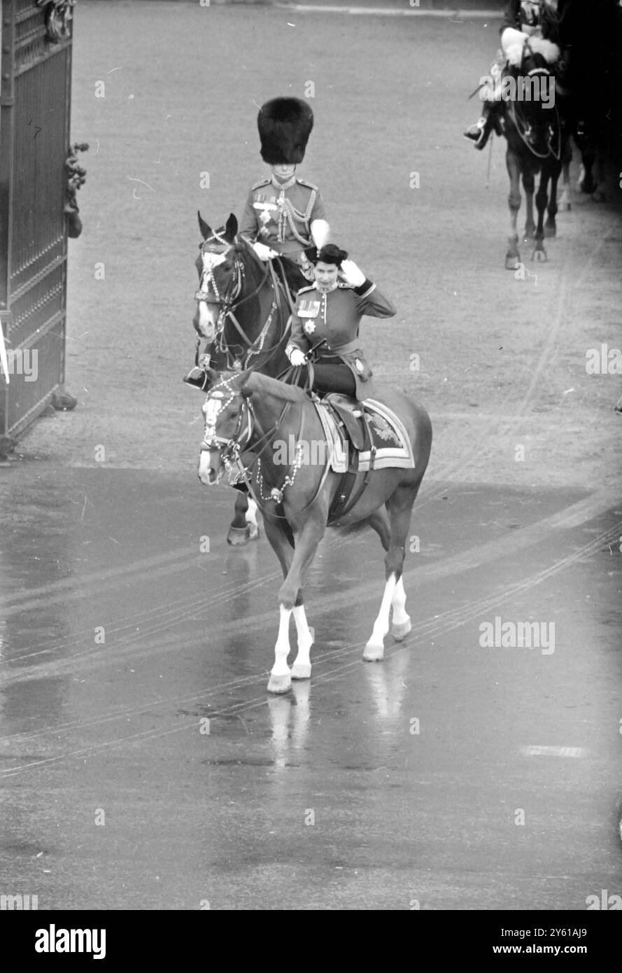 Queen elizabeth london june Black and White Stock Photos & Images - Alamy