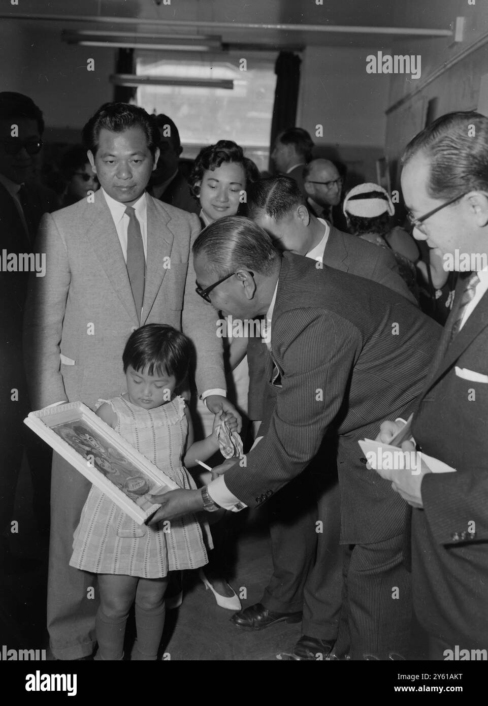 MALAYAN PREMIER TANKU ABDUL RAHMAN AT ART EXHIBITION / 10 JUNE 1960 ...