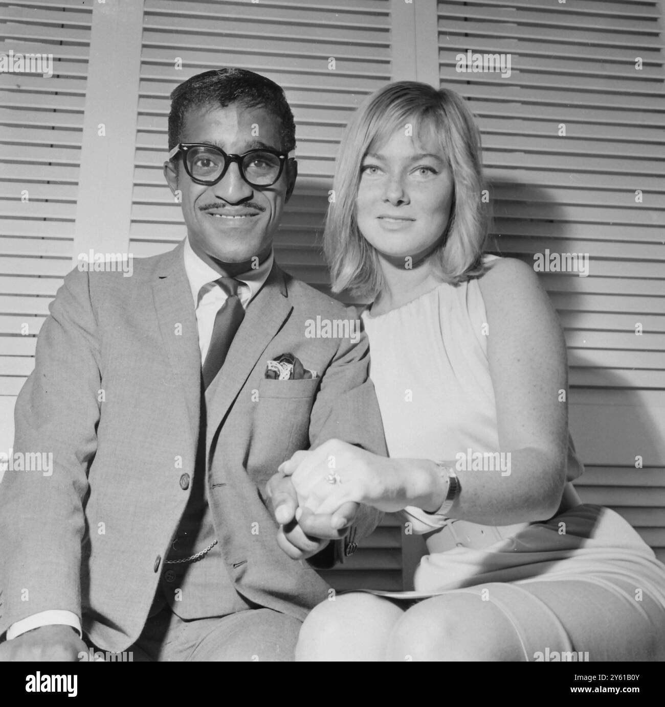 DAVIS SAMMY JR FIANCEE BRITT MAI / 6 JUNE 1960 Stock Photo - Alamy