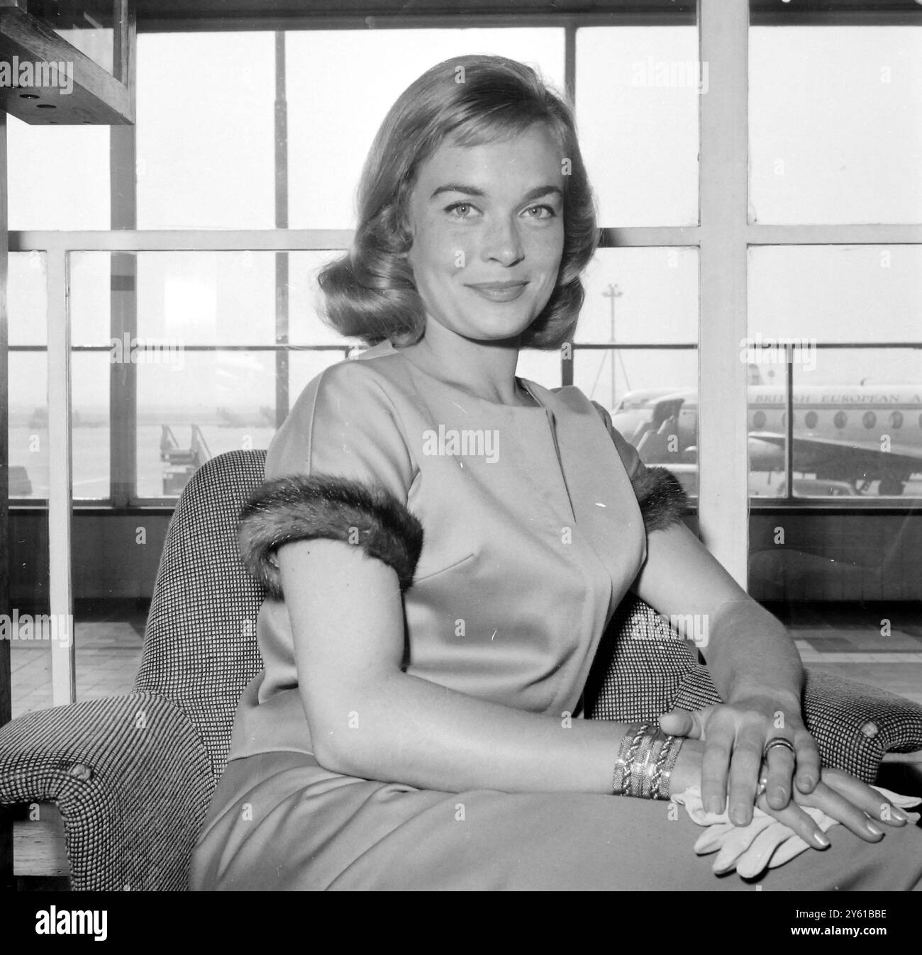 Shirley eaton actress hi-res stock photography and images - Alamy