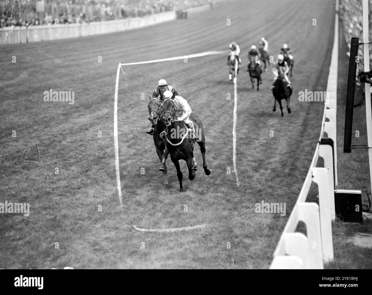 HORSE RACING EPSOM ROSEBERY MEMORIAL HANDICAP 31 MAY 1960 Stock Photo ...