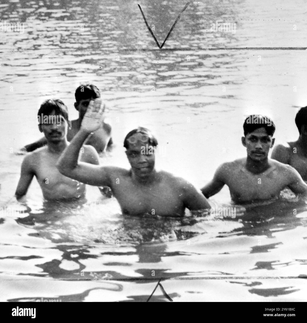 DACCA, PAKISTANI SWIMMER AHSANULLAH SWAM FOR 50 HOURS 26 MAY 1960 Stock ...